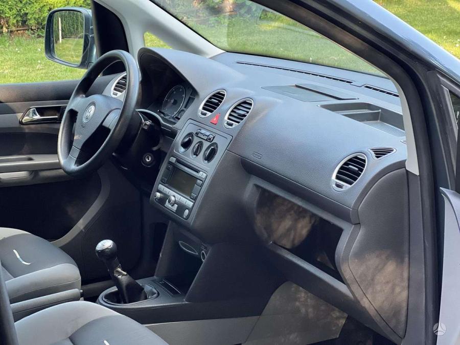 Pelēks Volkswagen Caddy 2008 Mažeikiai, ar dzinēja tilpumu 1.90 L un nobraukumu 295 tūkst. km par 3950 €, foto 7 vietnē AUTOMOTO.COM.LV