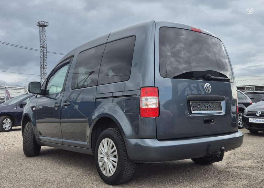 Pelēks Volkswagen Caddy 2008 Kauņa, ar dzinēja tilpumu 1.39 L un nobraukumu 165 tūkst. km par 3650 €, foto 3 vietnē AUTOMOTO.COM.LV