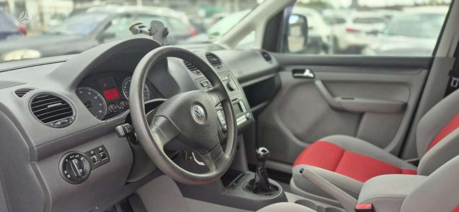 Pelēks Volkswagen Caddy 2008 Kauņa, ar dzinēja tilpumu 1.39 L un nobraukumu 165 tūkst. km par 3650 €, foto 6 vietnē AUTOMOTO.COM.LV