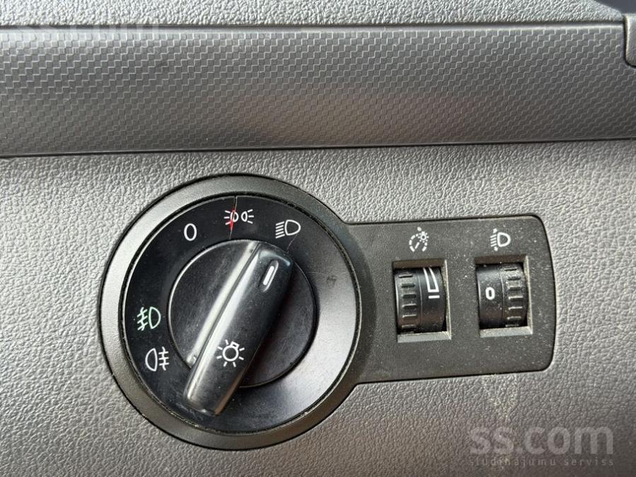 Grey Volkswagen Caddy 2008 in Riga, with an engine capacity of 1.90 L and mileage of 465 thousand km for 2090 €, photo 10 on AUTOMOTO.COM.LV