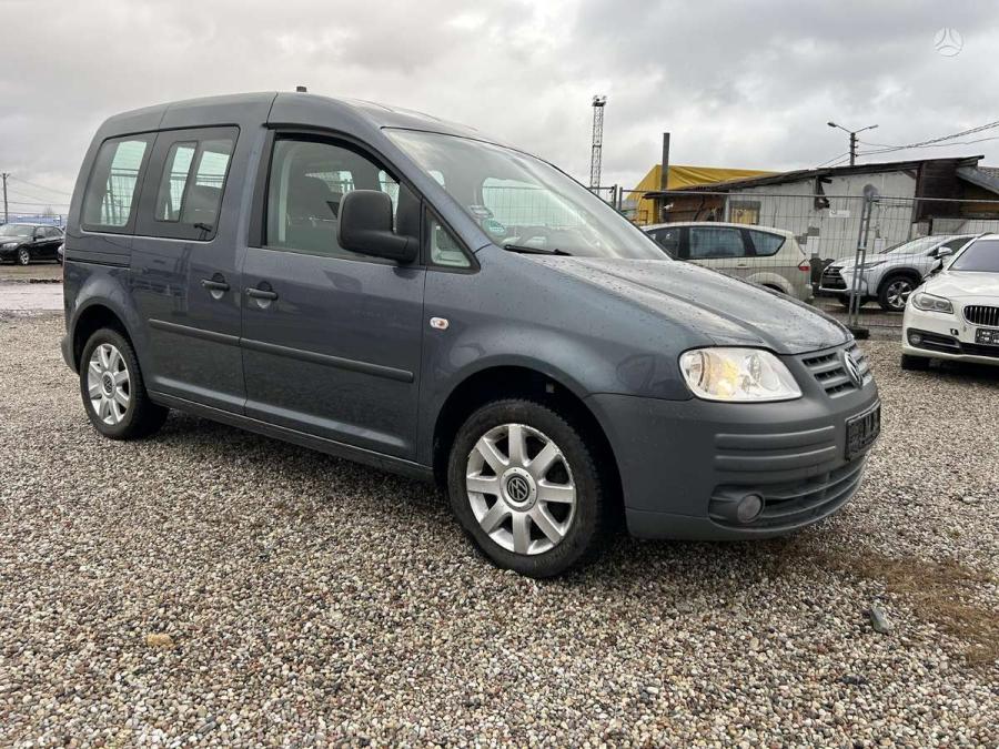 Pelēks Volkswagen Caddy 2009 Kauņa, ar dzinēja tilpumu 2.00 L un nobraukumu 380 tūkst. km par 2990 €, foto 1 vietnē AUTOMOTO.COM.LV