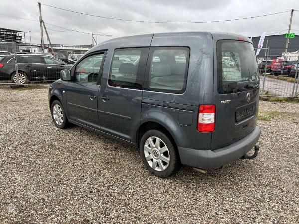 Grey Volkswagen Caddy 2009 in Kaunas, with an engine capacity of 2.00 L and mileage of 380 thousand km for 2990 €, photo 4 on AUTOMOTO.COM.LV