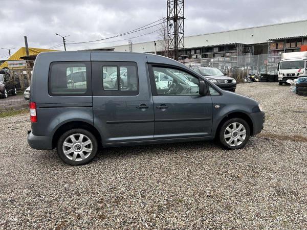 Grey Volkswagen Caddy 2009 in Kaunas, with an engine capacity of 2.00 L and mileage of 380 thousand km for 2990 €, photo 6 on AUTOMOTO.COM.LV