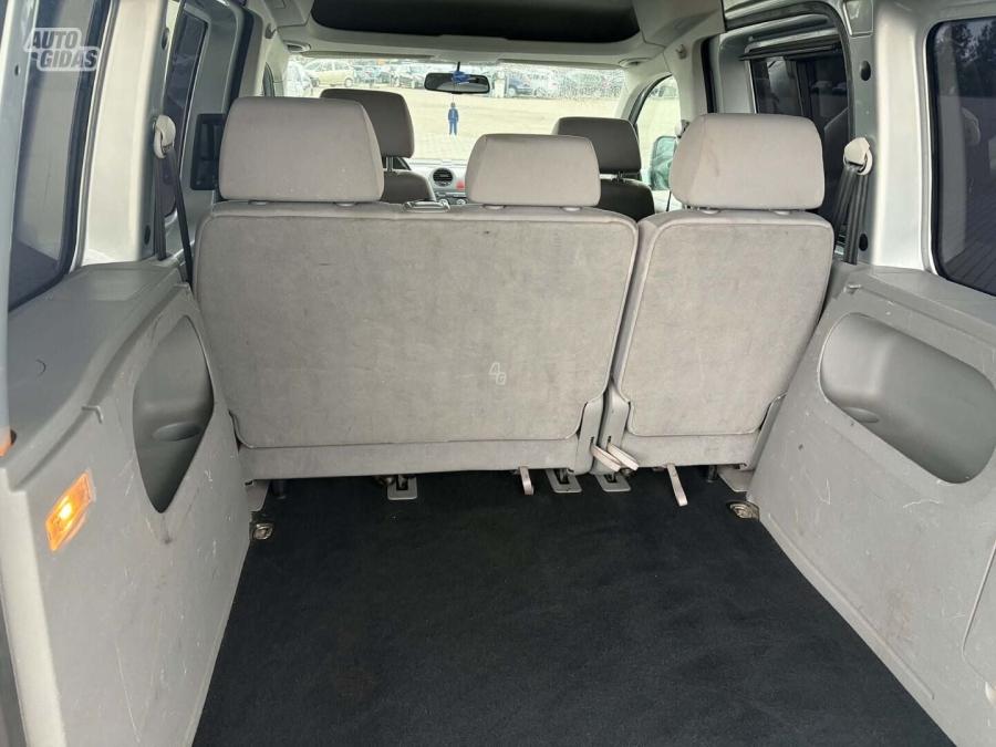 Grey Volkswagen Caddy 2009 in Marijampole, with an engine capacity of 1.90 L and mileage of 276 thousand km for 4850 €, photo 15 on AUTOMOTO.COM.LV