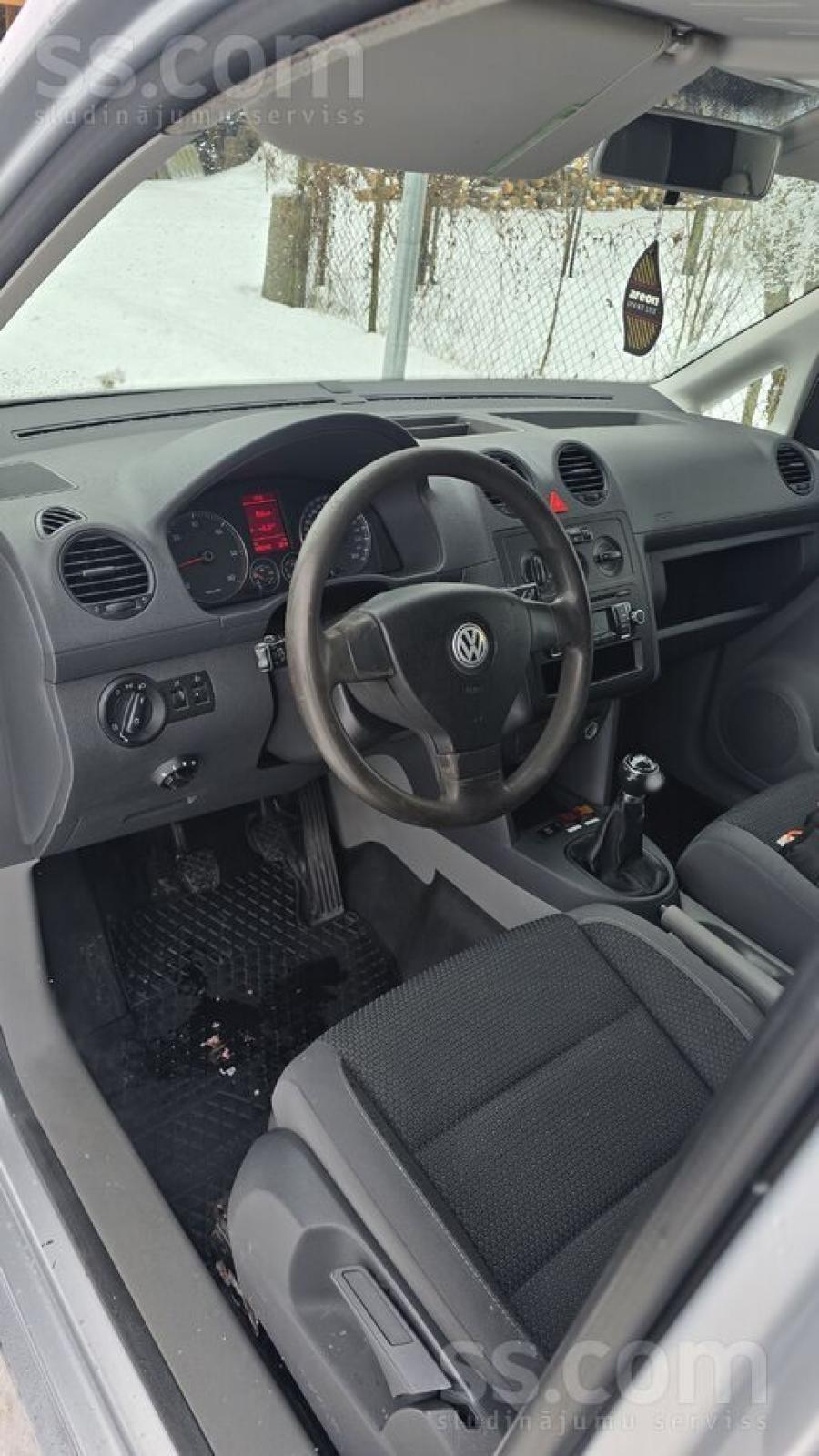Grey Volkswagen Caddy 2009 in Valmiera, with an engine capacity of 1.90 L and mileage of 376 thousand km for 4800 €, photo 9 on AUTOMOTO.COM.LV