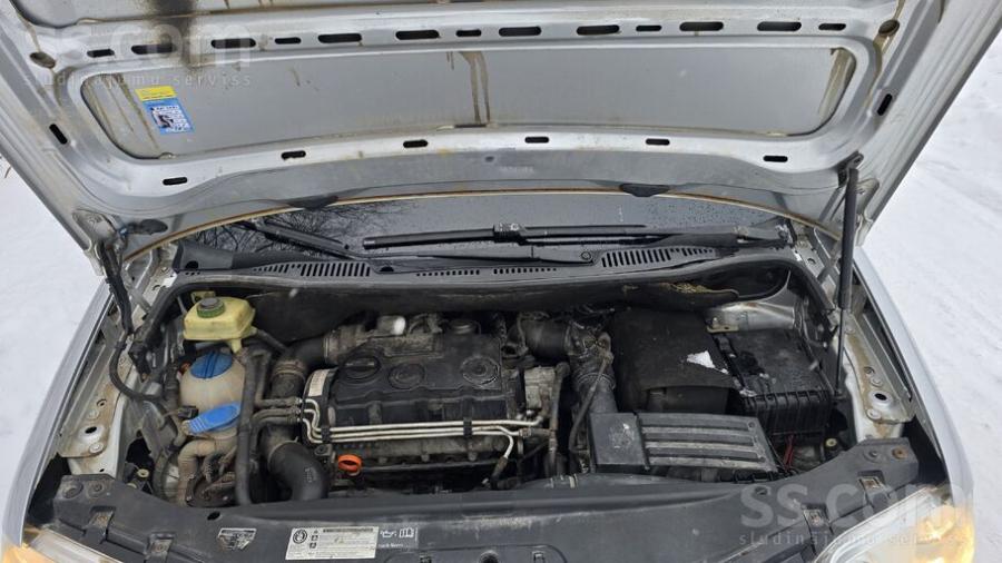 Grey Volkswagen Caddy 2009 in Valmiera, with an engine capacity of 1.90 L and mileage of 376 thousand km for 4800 €, photo 16 on AUTOMOTO.COM.LV