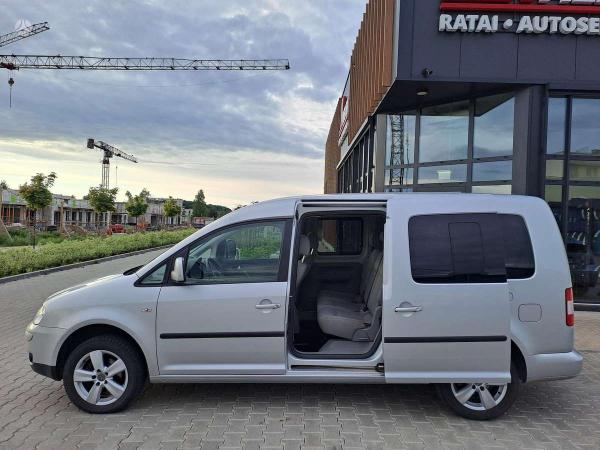 Grey Volkswagen Caddy 2009 in Vilnius, with an engine capacity of 1.60 L and mileage of 218 thousand km for 5450 €, photo 6 on AUTOMOTO.COM.LV