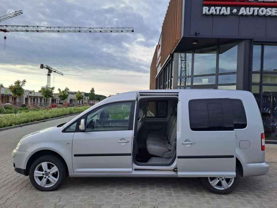 Grey Volkswagen Caddy 2009 in Vilnius, with an engine capacity of 1.60 L and mileage of 218 thousand km for 5450 €, photo 7 on AUTOMOTO.COM.LV