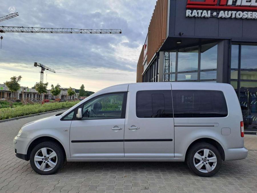 Grey Volkswagen Caddy 2009 in Vilnius, with an engine capacity of 1.60 L and mileage of 218 thousand km for 5450 €, photo 9 on AUTOMOTO.COM.LV