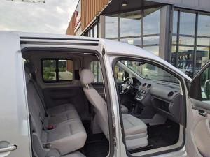 Grey Volkswagen Caddy 2009 in Vilnius, with an engine capacity of 1.60 L and mileage of 218 thousand km for 5450 €, photo 11 on AUTOMOTO.COM.LV