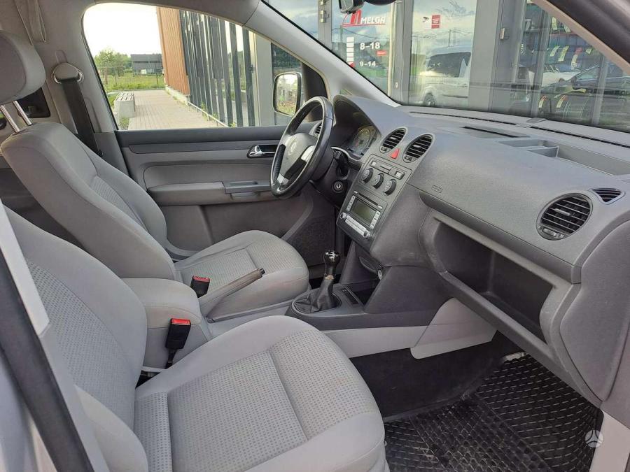 Grey Volkswagen Caddy 2009 in Vilnius, with an engine capacity of 1.60 L and mileage of 218 thousand km for 5450 €, photo 13 on AUTOMOTO.COM.LV