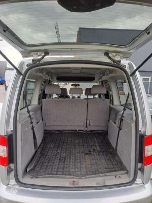 Grey Volkswagen Caddy 2009 in Vilnius, with an engine capacity of 1.60 L and mileage of 218 thousand km for 5450 €, photo 16 on AUTOMOTO.COM.LV
