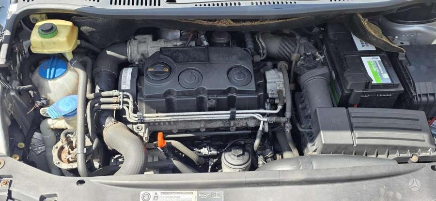 Grey Volkswagen Caddy 2009 in Vilkaviskis, with an engine capacity of 1.90 L and mileage of 309 thousand km for 3750 €, photo 9 on AUTOMOTO.COM.LV