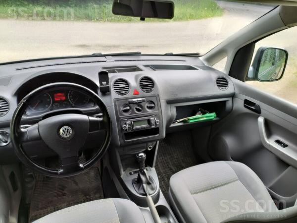 Grey Volkswagen Caddy 2009 in Riga, with an engine capacity of 1.90 L and mileage of 431 thousand km for 3900 €, photo 5 on AUTOMOTO.COM.LV