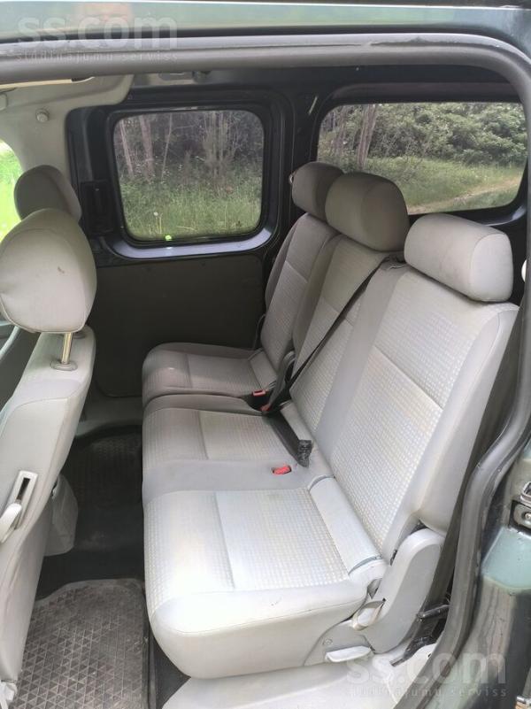 Grey Volkswagen Caddy 2009 in Riga, with an engine capacity of 1.90 L and mileage of 431 thousand km for 3900 €, photo 7 on AUTOMOTO.COM.LV