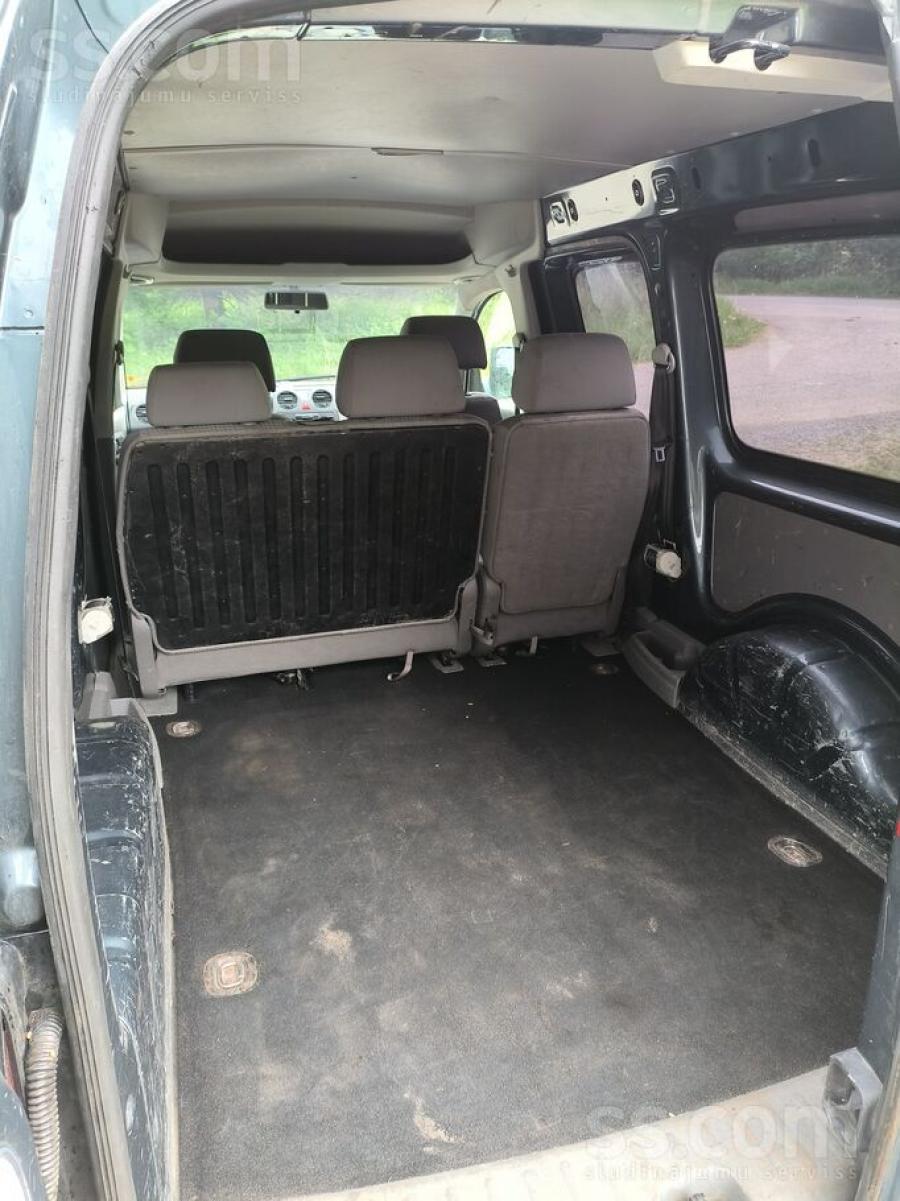 Pelēks Volkswagen Caddy 2009 Rīga, ar dzinēja tilpumu 1.90 L un nobraukumu 431 tūkst. km par 3900 €, foto 9 vietnē AUTOMOTO.COM.LV