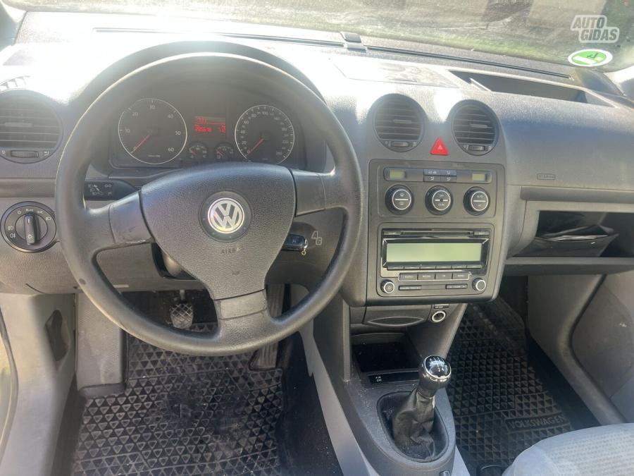 Grey Volkswagen Caddy 2009 in Kaunas, with an engine capacity of 1.90 L and mileage of 285 thousand km for 3250 €, photo 6 on AUTOMOTO.COM.LV