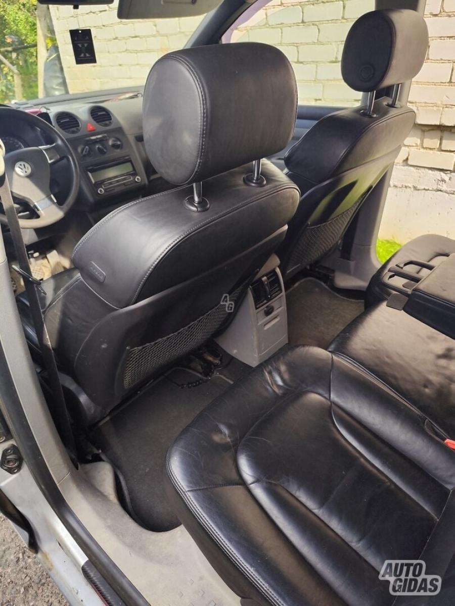 Grey Volkswagen Caddy 2009 in Vilnius, with an engine capacity of 1.90 L and mileage of 540 thousand km for 999 €, photo 15 on AUTOMOTO.COM.LV