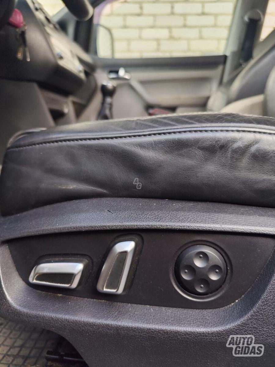 Grey Volkswagen Caddy 2009 in Vilnius, with an engine capacity of 1.90 L and mileage of 540 thousand km for 999 €, photo 20 on AUTOMOTO.COM.LV
