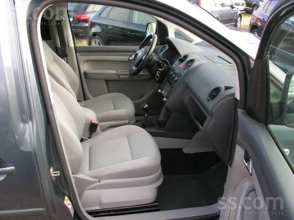 Pelēks Volkswagen Caddy 2009 Rīga, ar dzinēja tilpumu 1.90 L un nobraukumu 0 tūkst. km par 5800 €, foto 7 vietnē AUTOMOTO.COM.LV