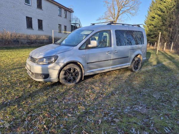 Grey Volkswagen Caddy 2010 in Vilnius, with an engine capacity of 1.99 L and mileage of 700 thousand km for 1900 €, photo 3 on AUTOMOTO.COM.LV