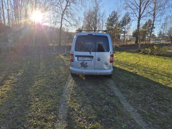 Grey Volkswagen Caddy 2010 in Vilnius, with an engine capacity of 1.99 L and mileage of 700 thousand km for 1900 €, photo 6 on AUTOMOTO.COM.LV