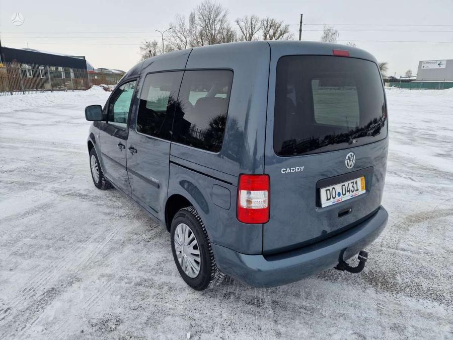 Grey Volkswagen Caddy 2010 in Marijampole, with an engine capacity of 1.90 L and mileage of 261 thousand km for 5100 €, photo 5 on AUTOMOTO.COM.LV