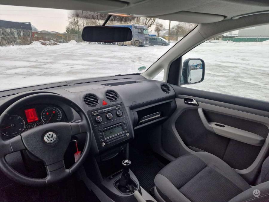 Grey Volkswagen Caddy 2010 in Marijampole, with an engine capacity of 1.90 L and mileage of 261 thousand km for 5100 €, photo 9 on AUTOMOTO.COM.LV