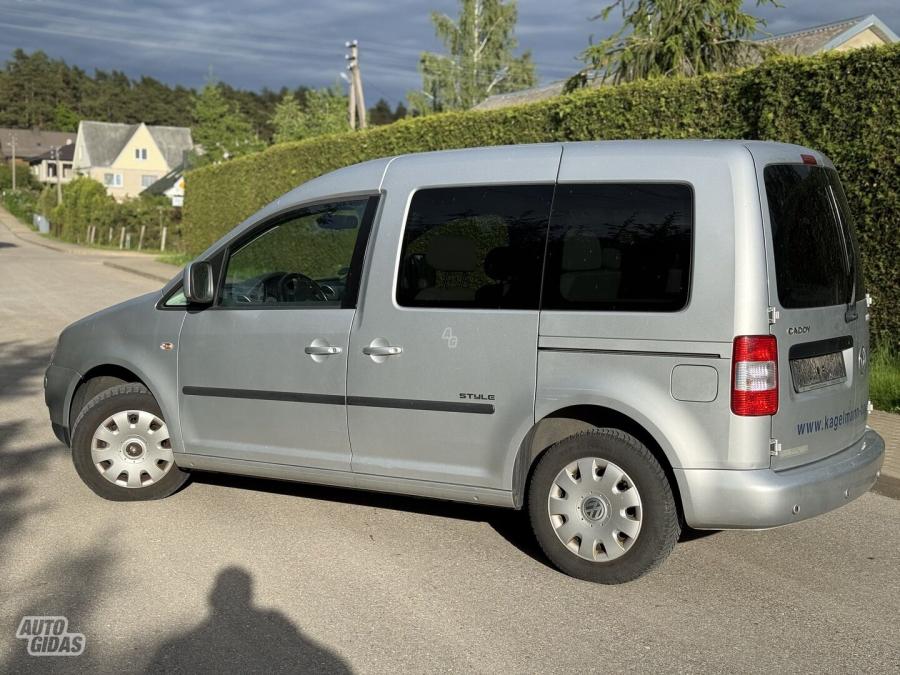 Grey Volkswagen Caddy 2010 in Vilnius, with an engine capacity of 1.90 L and mileage of 236 thousand km for 4500 €, photo 9 on AUTOMOTO.COM.LV