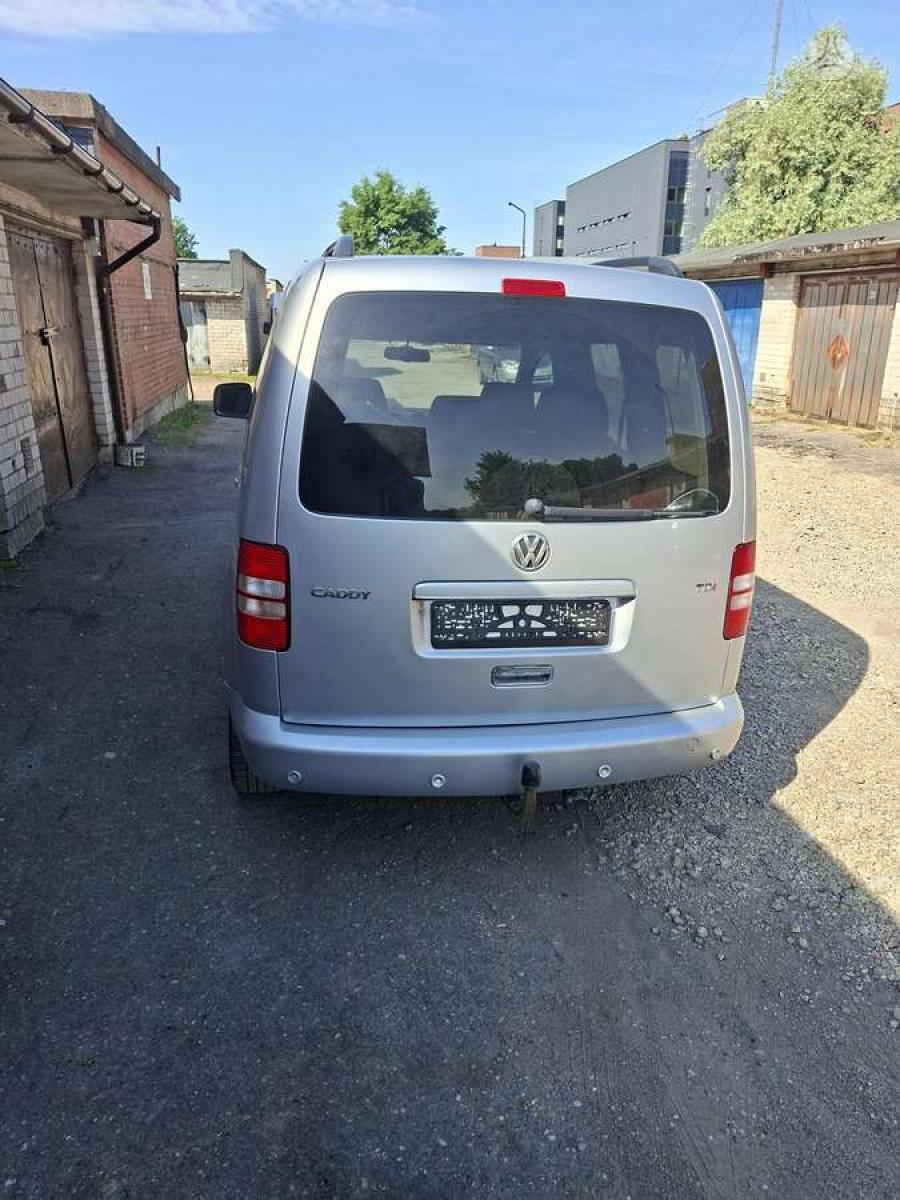 Grey Volkswagen Caddy 2010 in Klaipeda, with an engine capacity of 1.60 L and mileage of 315 thousand km for 6200 €, photo 3 on AUTOMOTO.COM.LV