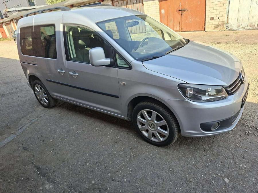 Grey Volkswagen Caddy 2010 in Klaipeda, with an engine capacity of 1.60 L and mileage of 315 thousand km for 6200 €, photo 7 on AUTOMOTO.COM.LV