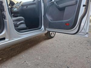 Grey Volkswagen Caddy 2010 in Klaipeda, with an engine capacity of 1.60 L and mileage of 315 thousand km for 6200 €, photo 13 on AUTOMOTO.COM.LV