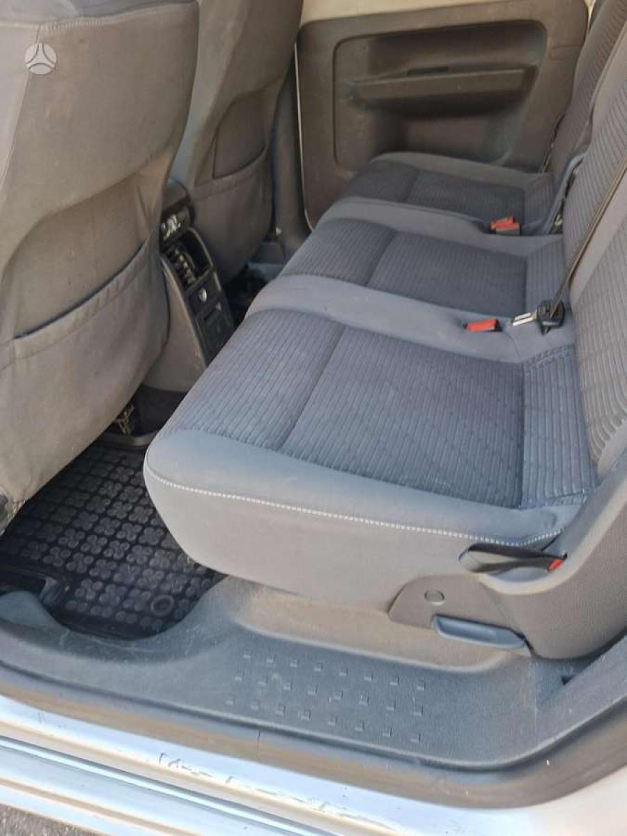 Grey Volkswagen Caddy 2010 in Klaipeda, with an engine capacity of 1.60 L and mileage of 315 thousand km for 6200 €, photo 20 on AUTOMOTO.COM.LV