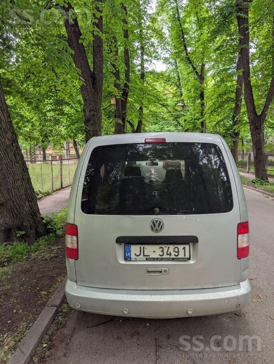Pelēks Volkswagen Caddy 2010 Rīga, ar dzinēja tilpumu 1.90 L un nobraukumu 390 tūkst. km par 3000 €, foto 4 vietnē AUTOMOTO.COM.LV