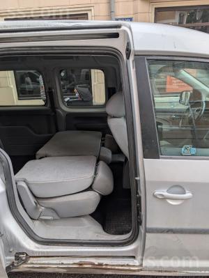 Pelēks Volkswagen Caddy 2010 Rīga, ar dzinēja tilpumu 1.90 L un nobraukumu 390 tūkst. km par 3000 €, foto 9 vietnē AUTOMOTO.COM.LV