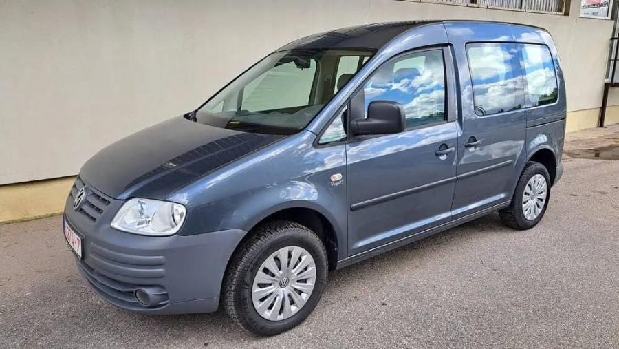 Pelēks Volkswagen Caddy 2010 Ogre, ar dzinēja tilpumu 1.90 L un nobraukumu 332 tūkst. km par 4550 €, foto 1 vietnē AUTOMOTO.COM.LV