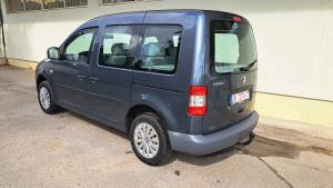 Pelēks Volkswagen Caddy 2010 Ogre, ar dzinēja tilpumu 1.90 L un nobraukumu 332 tūkst. km par 4550 €, foto 3 vietnē AUTOMOTO.COM.LV