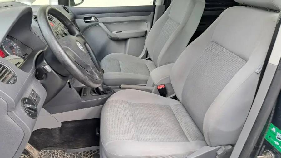Pelēks Volkswagen Caddy 2010 Ogre, ar dzinēja tilpumu 1.90 L un nobraukumu 332 tūkst. km par 4550 €, foto 5 vietnē AUTOMOTO.COM.LV