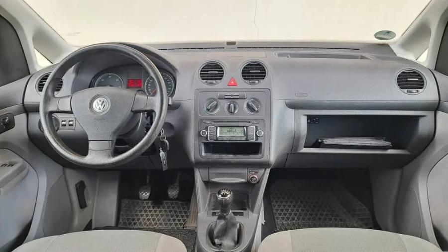 Pelēks Volkswagen Caddy 2010 Ogre, ar dzinēja tilpumu 1.90 L un nobraukumu 332 tūkst. km par 4550 €, foto 10 vietnē AUTOMOTO.COM.LV