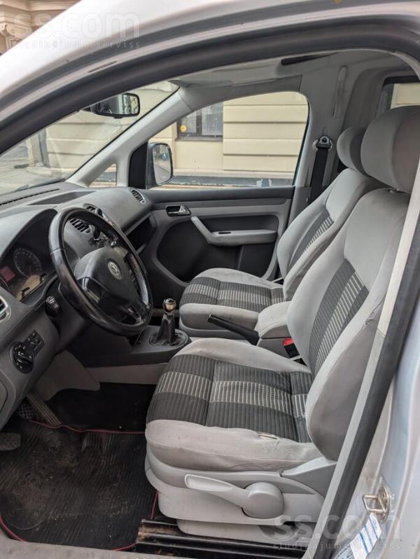 Grey Volkswagen Caddy 2010 in Riga, with an engine capacity of 1.90 L and mileage of 390 thousand km for 2500 €, photo 6 on AUTOMOTO.COM.LV