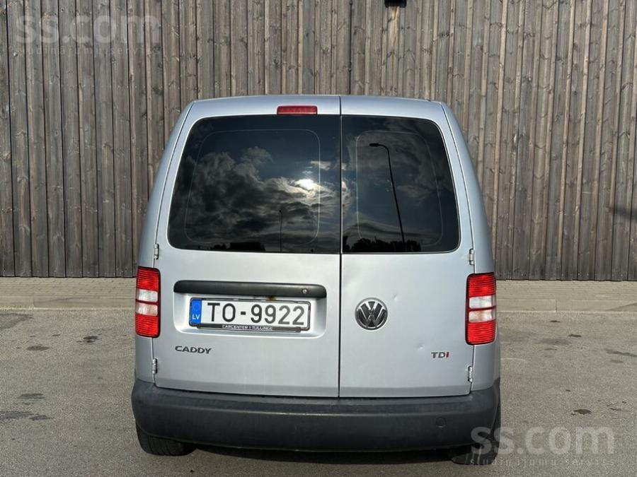 Pelēks Volkswagen Caddy 2010 Rīga, ar dzinēja tilpumu 1.60 L un nobraukumu 287 tūkst. km par 3250 €, foto 7 vietnē AUTOMOTO.COM.LV