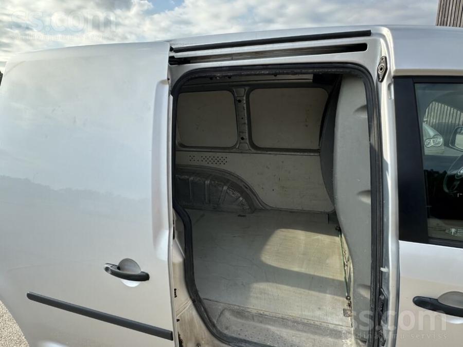 Pelēks Volkswagen Caddy 2010 Rīga, ar dzinēja tilpumu 1.60 L un nobraukumu 287 tūkst. km par 3250 €, foto 10 vietnē AUTOMOTO.COM.LV