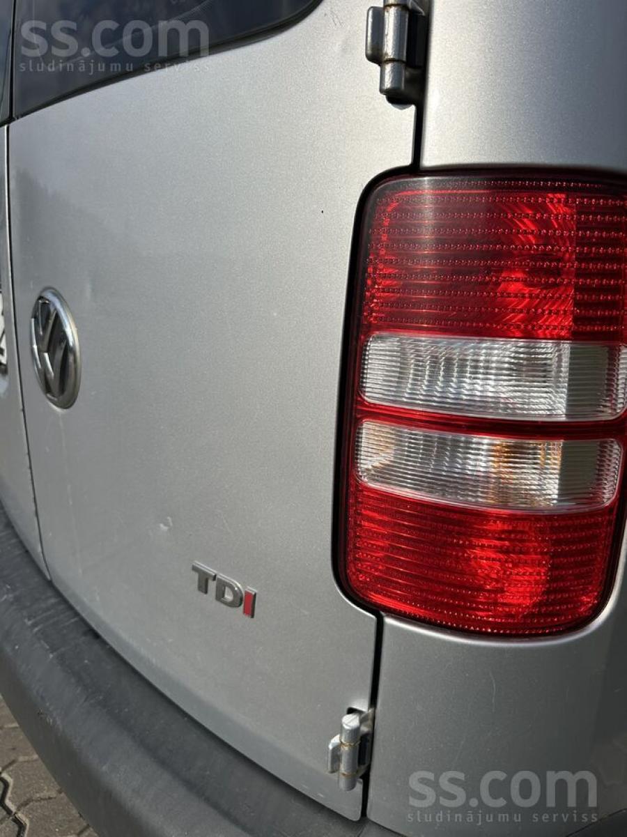 Pelēks Volkswagen Caddy 2010 Rīga, ar dzinēja tilpumu 1.60 L un nobraukumu 287 tūkst. km par 3250 €, foto 12 vietnē AUTOMOTO.COM.LV