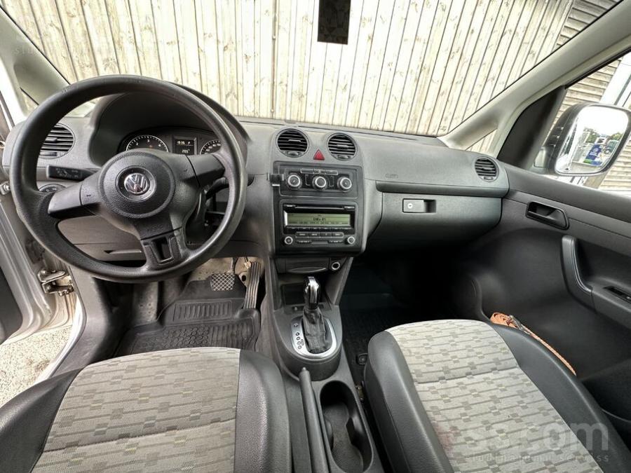 Pelēks Volkswagen Caddy 2010 Rīga, ar dzinēja tilpumu 1.60 L un nobraukumu 287 tūkst. km par 3250 €, foto 14 vietnē AUTOMOTO.COM.LV