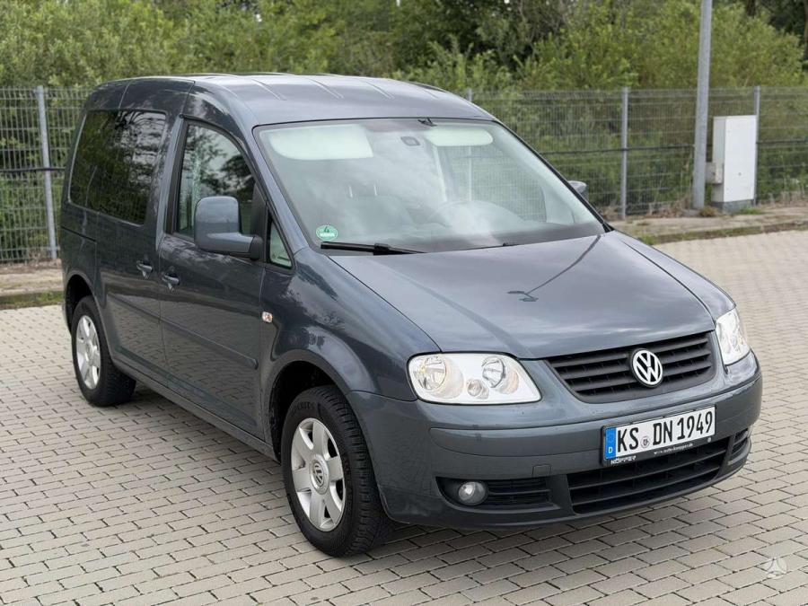 Grey Volkswagen Caddy 2010 in Marijampole, with an engine capacity of 1.40 L and mileage of 264 thousand km for 3350 €, photo 4 on AUTOMOTO.COM.LV