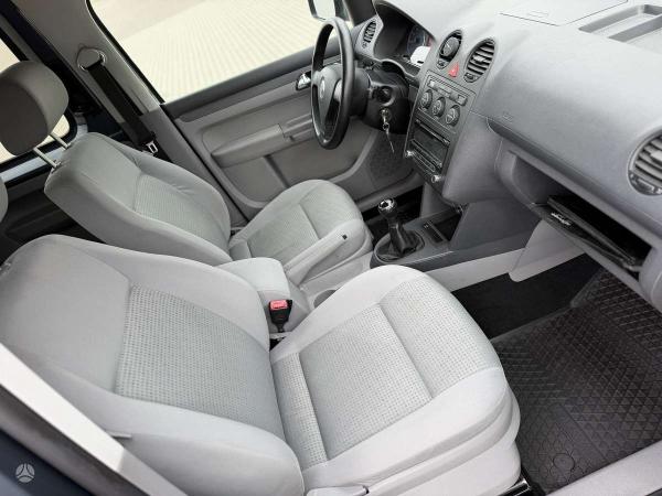 Pelēks Volkswagen Caddy 2010 Marijampole, ar dzinēja tilpumu 1.40 L un nobraukumu 264 tūkst. km par 3350 €, foto 9 vietnē AUTOMOTO.COM.LV