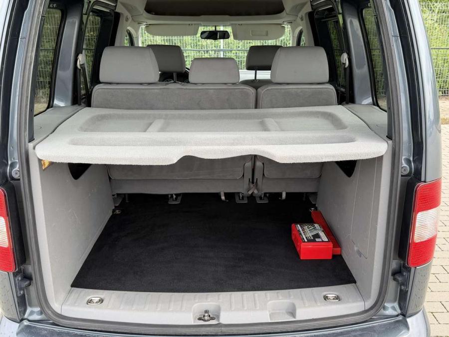 Grey Volkswagen Caddy 2010 in Marijampole, with an engine capacity of 1.40 L and mileage of 264 thousand km for 3350 €, photo 13 on AUTOMOTO.COM.LV