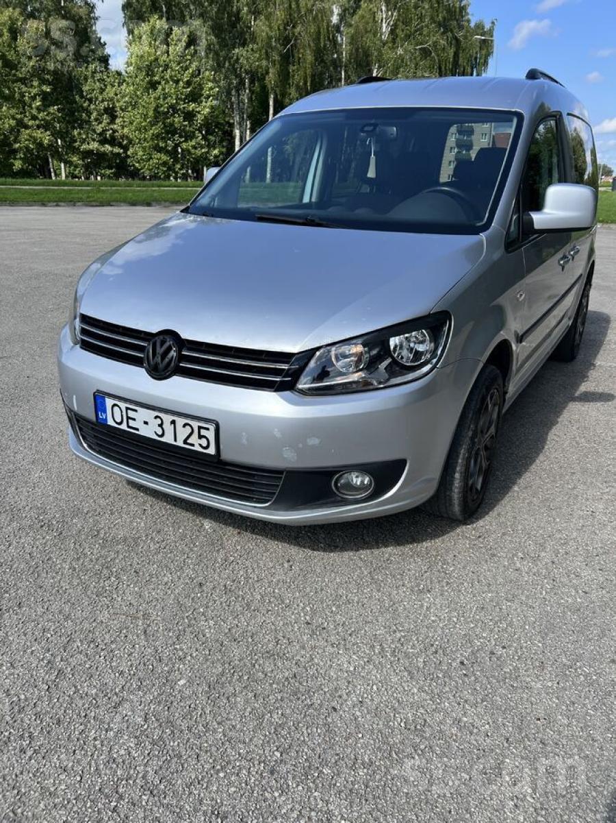 Grey Volkswagen Caddy 2010 in Aizkraukle, with an engine capacity of 1.60 L and mileage of 400 thousand km for 4670 €, photo 1 on AUTOMOTO.COM.LV