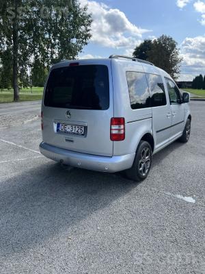 Grey Volkswagen Caddy 2010 in Aizkraukle, with an engine capacity of 1.60 L and mileage of 400 thousand km for 4670 €, photo 6 on AUTOMOTO.COM.LV