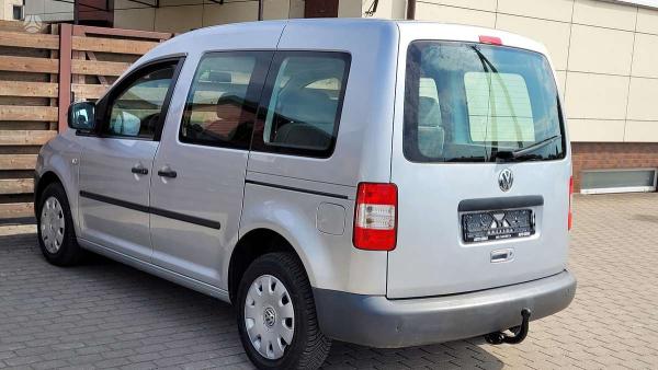 Pelēks Volkswagen Caddy 2010 Kretinga, ar dzinēja tilpumu 1.90 L un nobraukumu 209 tūkst. km par 4999 €, foto 5 vietnē AUTOMOTO.COM.LV